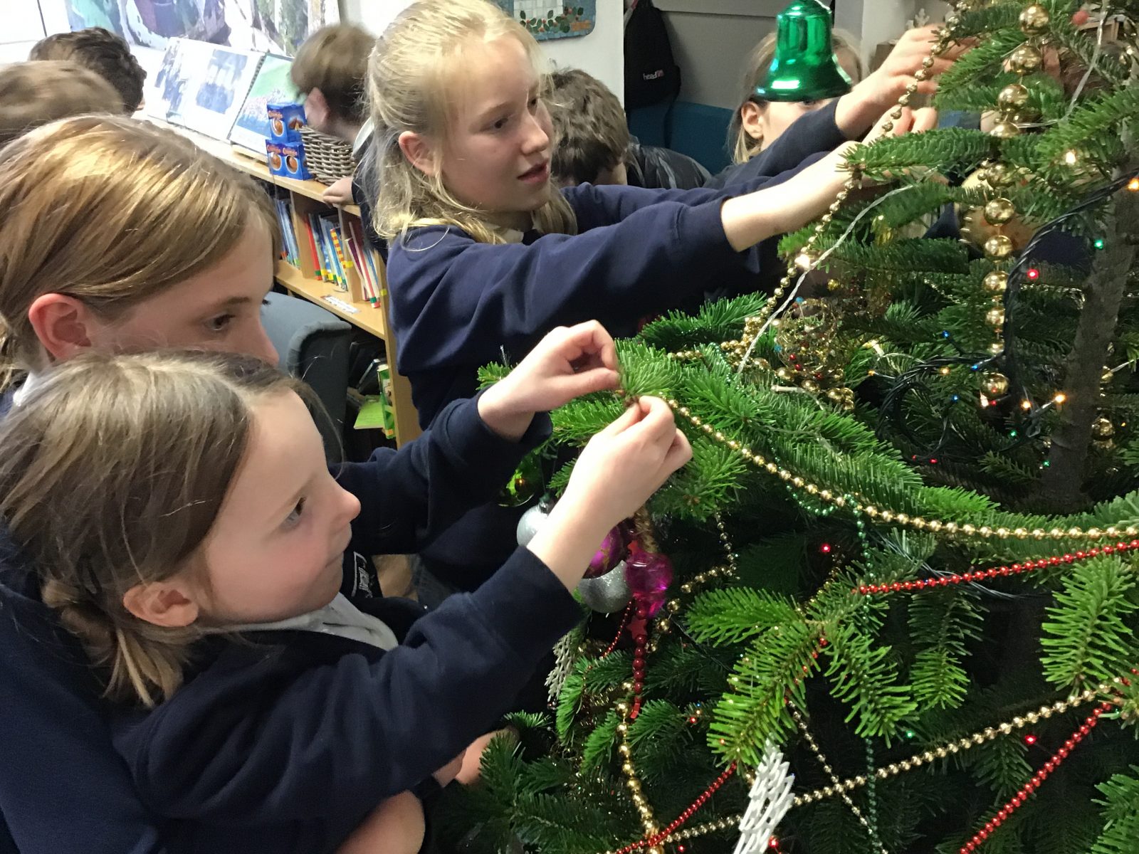 Reception and Year 6 decorate the Christmas tree – St Michael’s School ...