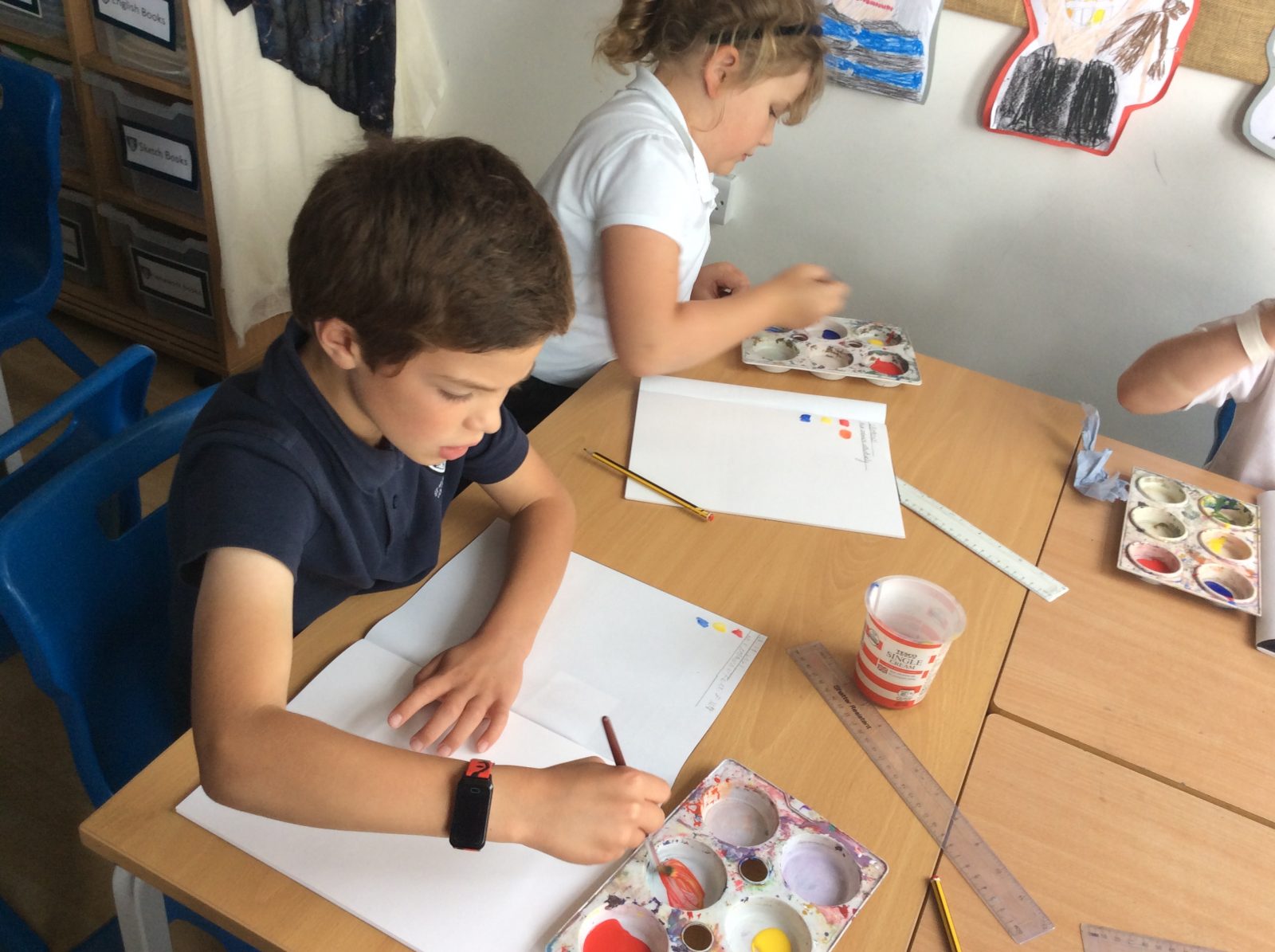 Cherry Class- Colour mixing – St Michael’s School Aldbourne