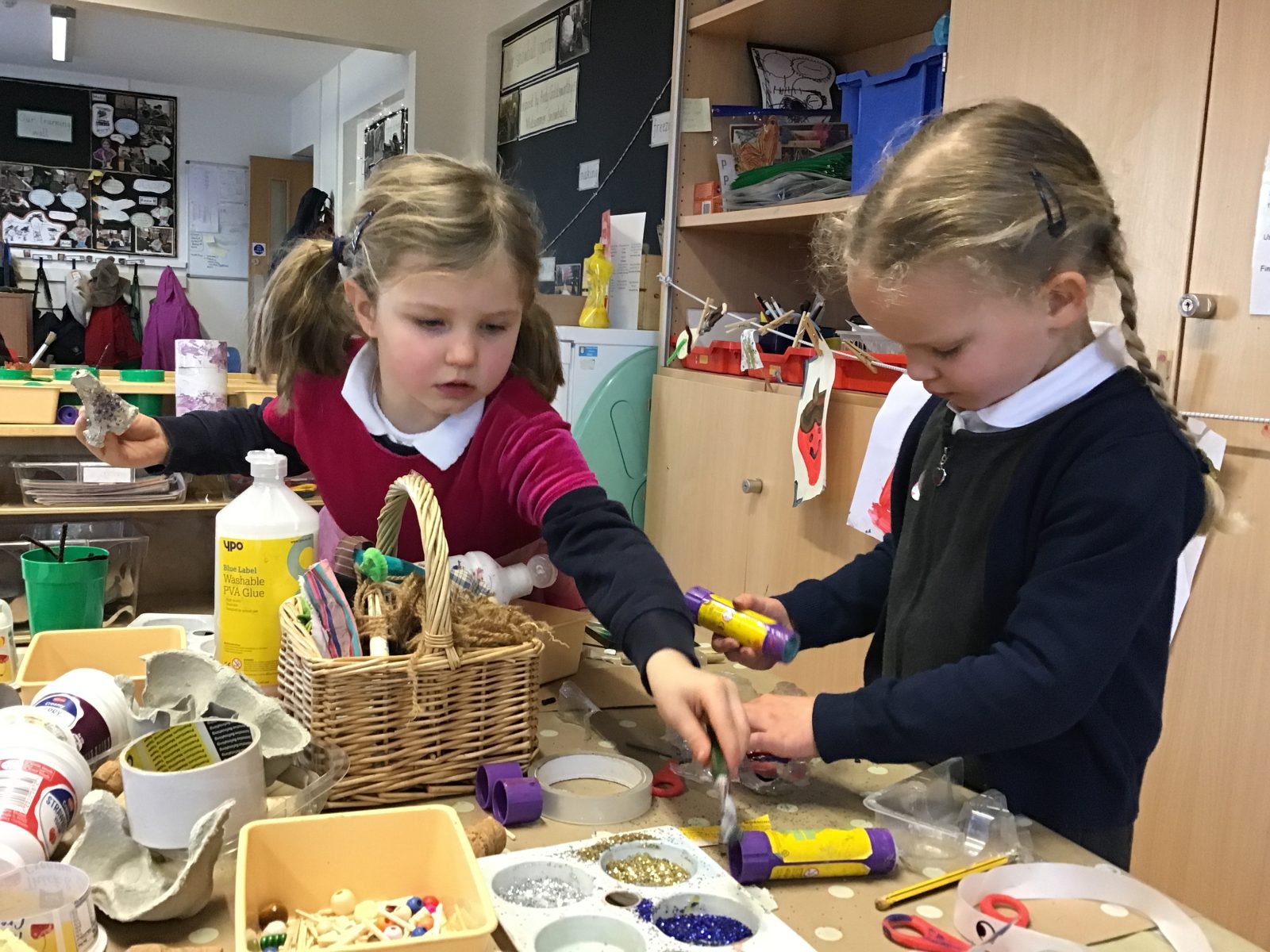 Storytelling in Acorn Class – St Michael’s School Aldbourne