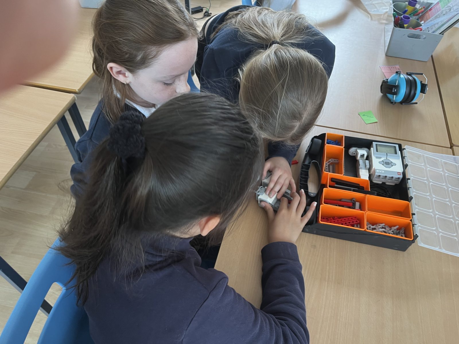 Roboteers Stand By! Robotics In Rowan! – St Michael’s School Aldbourne
