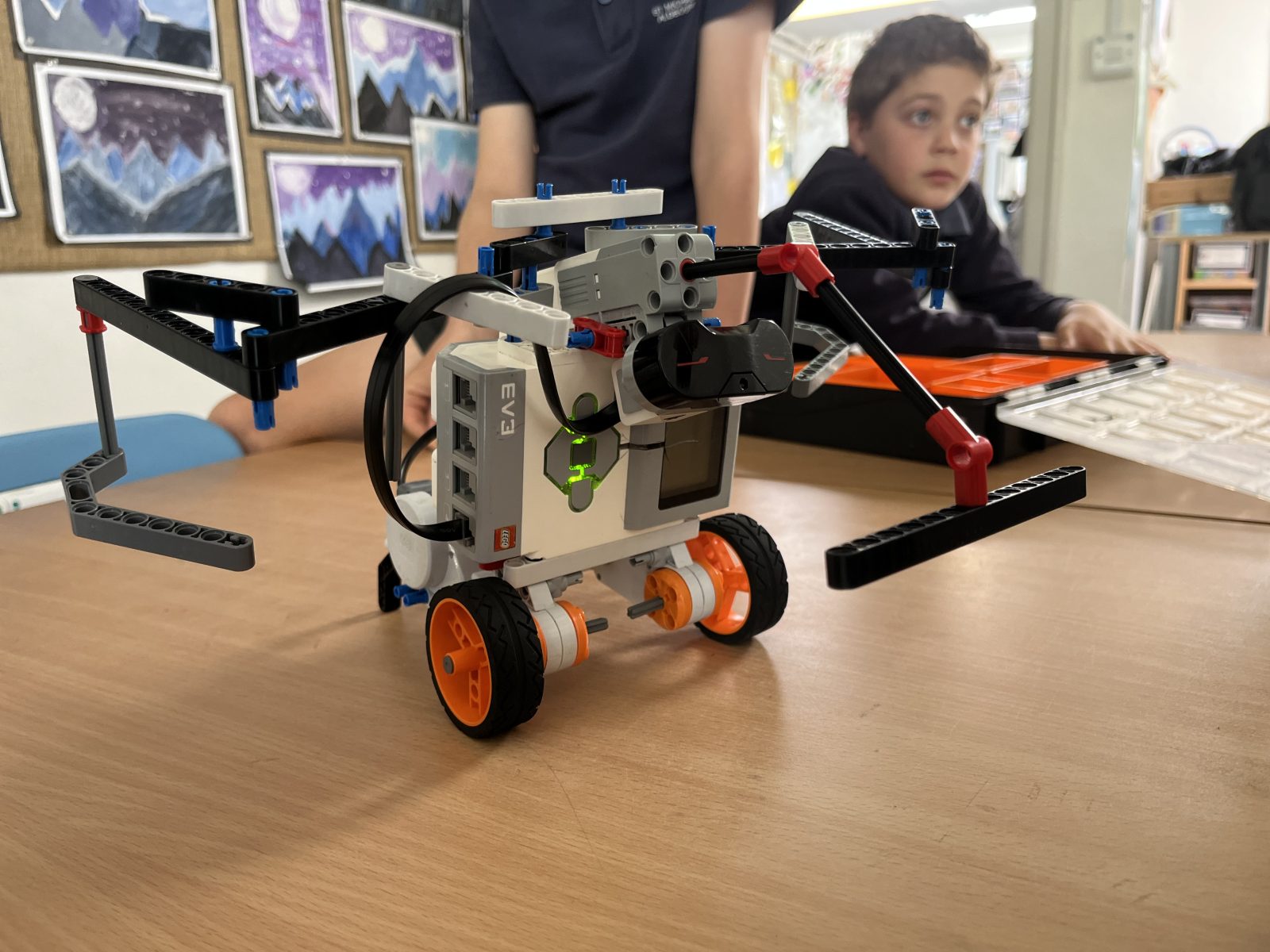 Roboteers Stand By! Robotics In Rowan! – St Michael’s School Aldbourne